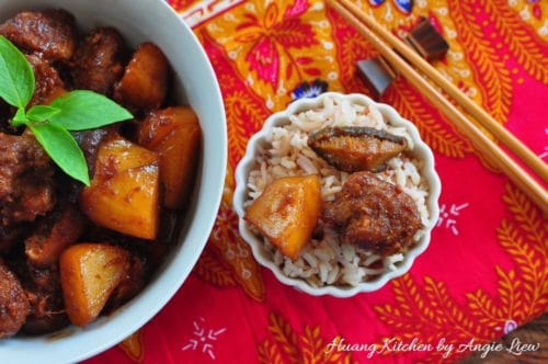 Vegetarian Chicken Pongteh Recipe 素娘惹焖豆酱鸡 | Huang Kitchen