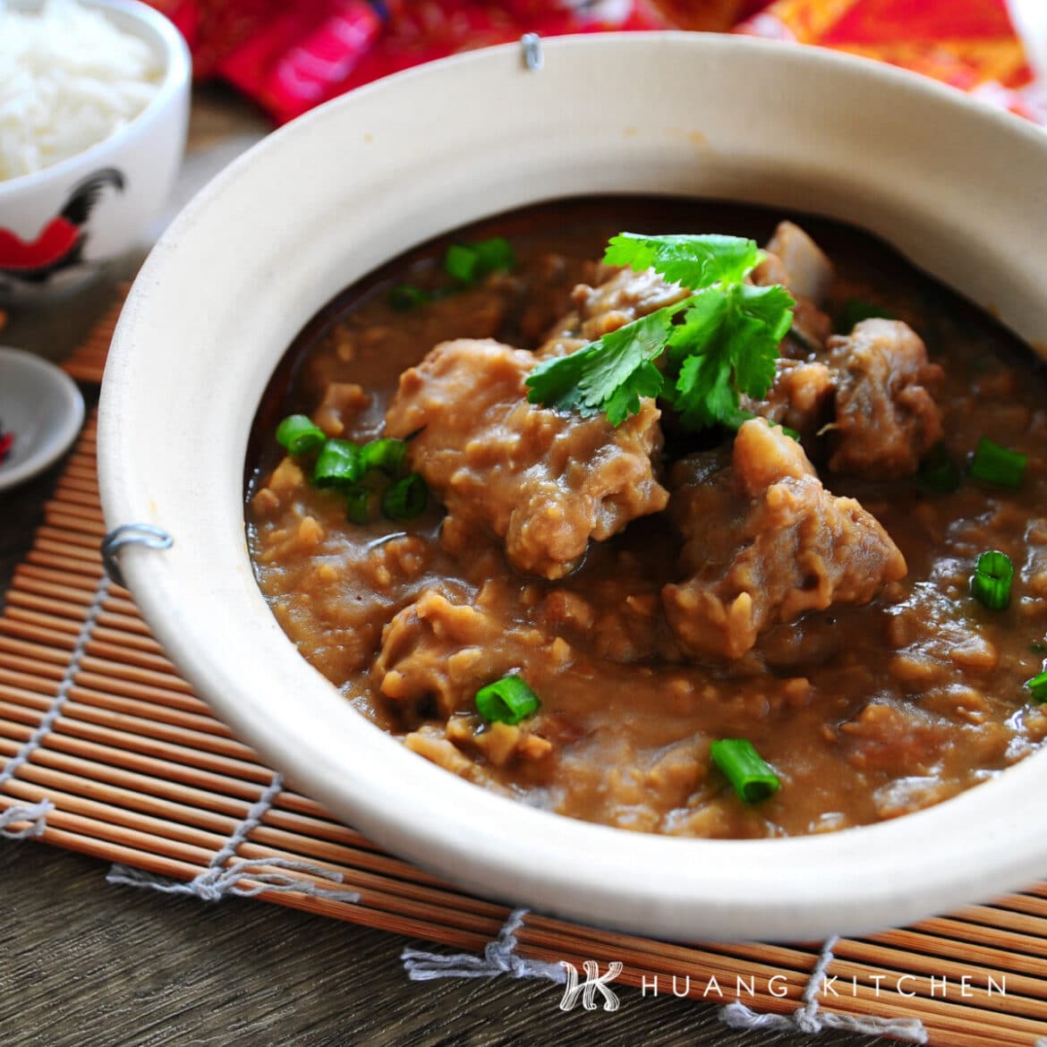 Braised Pork Ribs with Yam Recipe 芋头焖排骨食谱 | Huang Kitchen