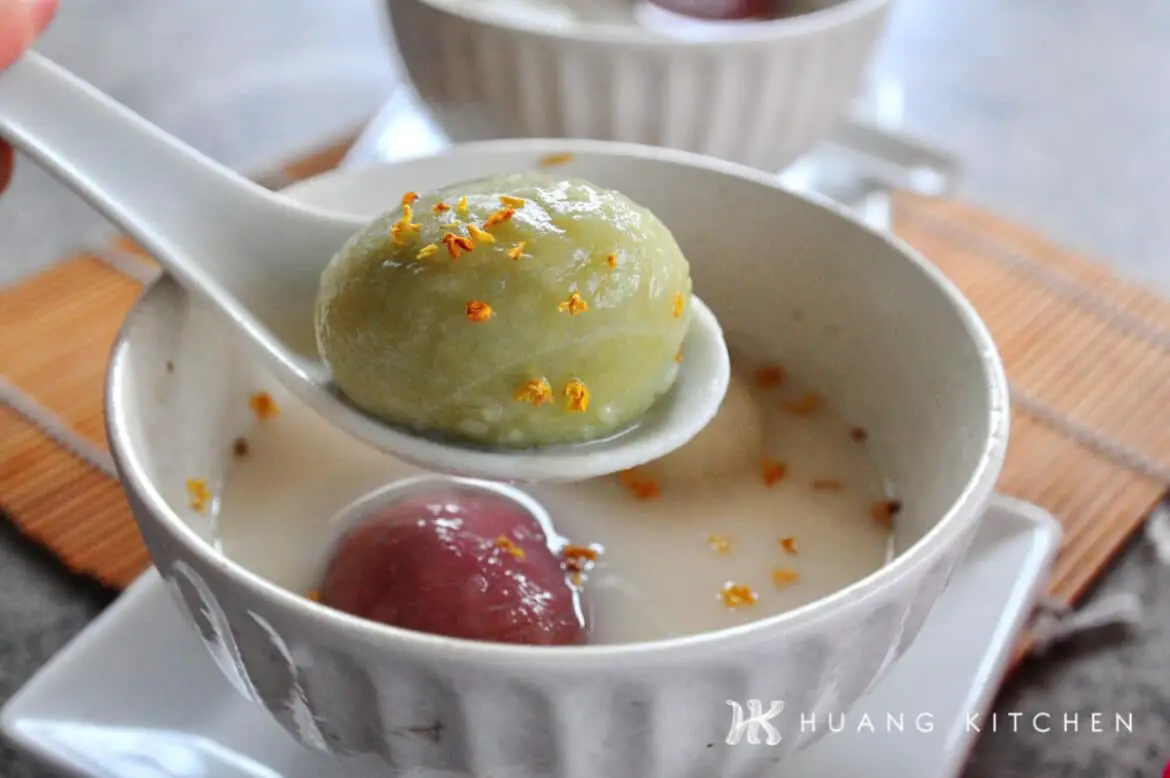 Sweet Peanut Butter Glutinous Rice Balls Recipe 花生酱汤圆 | Huang Kitchen