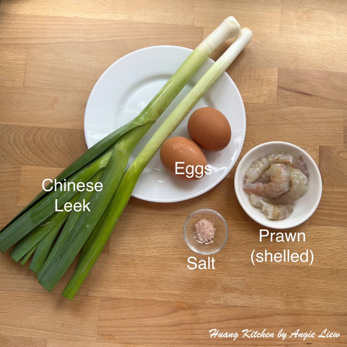 Fried Egg with Chinese Leek Recipe 青蒜煎蛋食谱 | Huang Kitchen