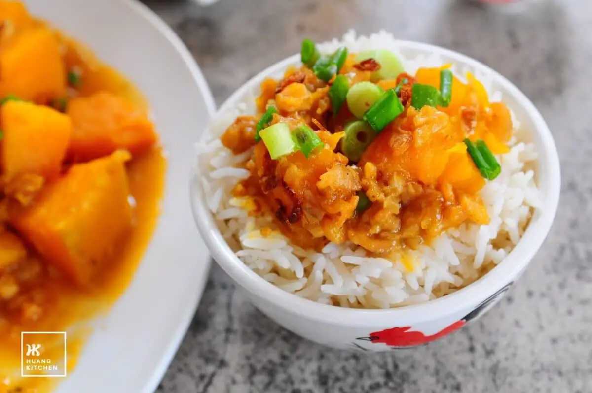 Chinese Stir Fry Pumpkin Recipe 中式炒金瓜食谱 | Huang Kitchen