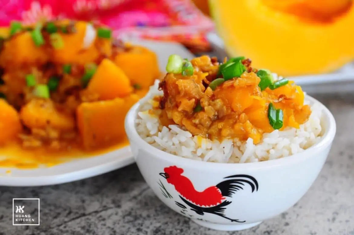 Chinese Stir Fry Pumpkin Recipe 中式炒金瓜食谱 | Huang Kitchen