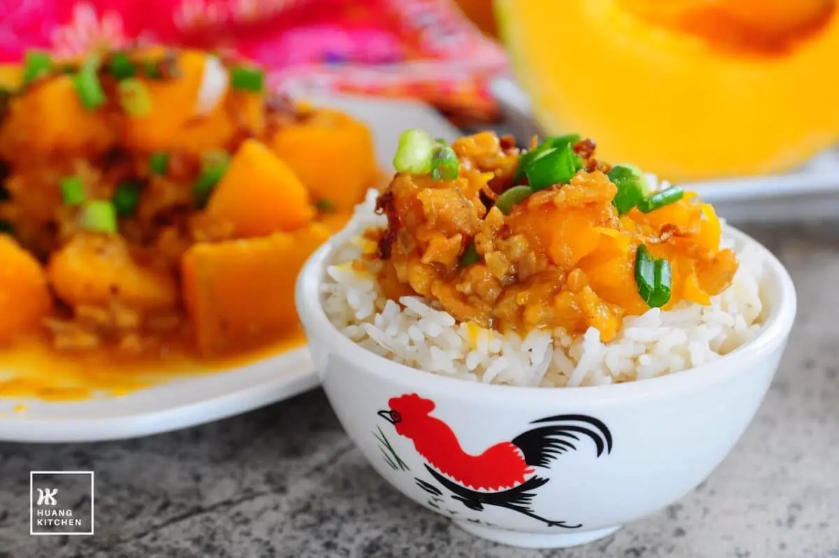 Chinese Stir Fry Pumpkin Recipe 中式炒金瓜食谱 | Huang Kitchen