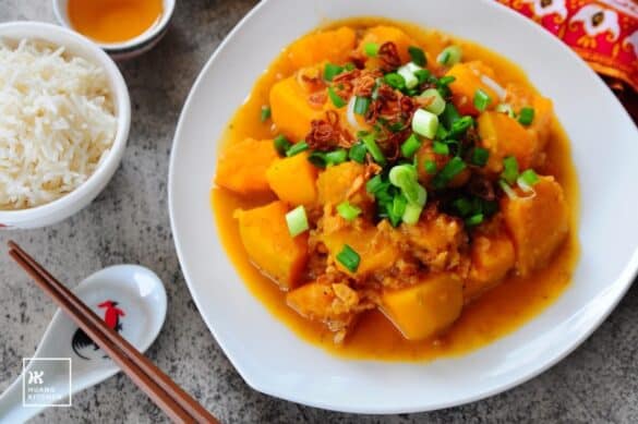 Chinese Stir Fry Pumpkin Recipe 中式炒金瓜食谱 | Huang Kitchen