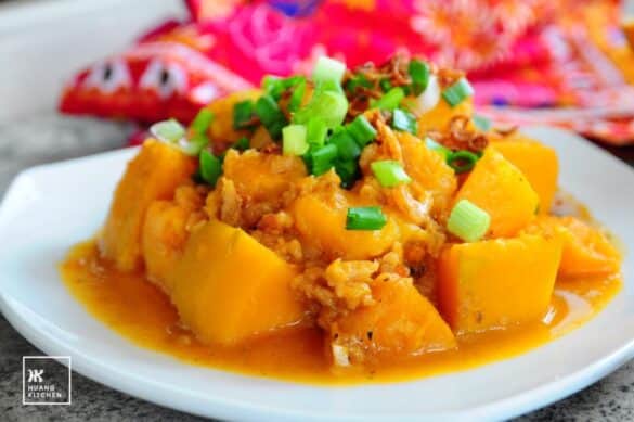 Chinese Stir Fry Pumpkin Recipe 中式炒金瓜食谱 | Huang Kitchen