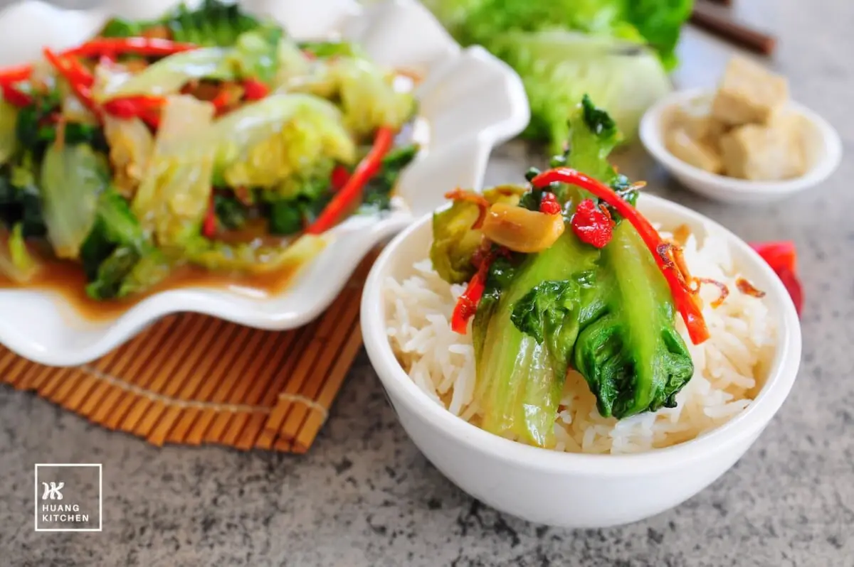 Stir Fry Chinese Lettuce With Fermented Beancurd 油麦炒腐乳 - Huang Kitchen