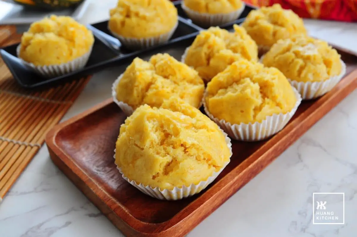 Steamed Pumpkin Huat Kuih 蒸金瓜发糕食谱 | Huang Kitchen