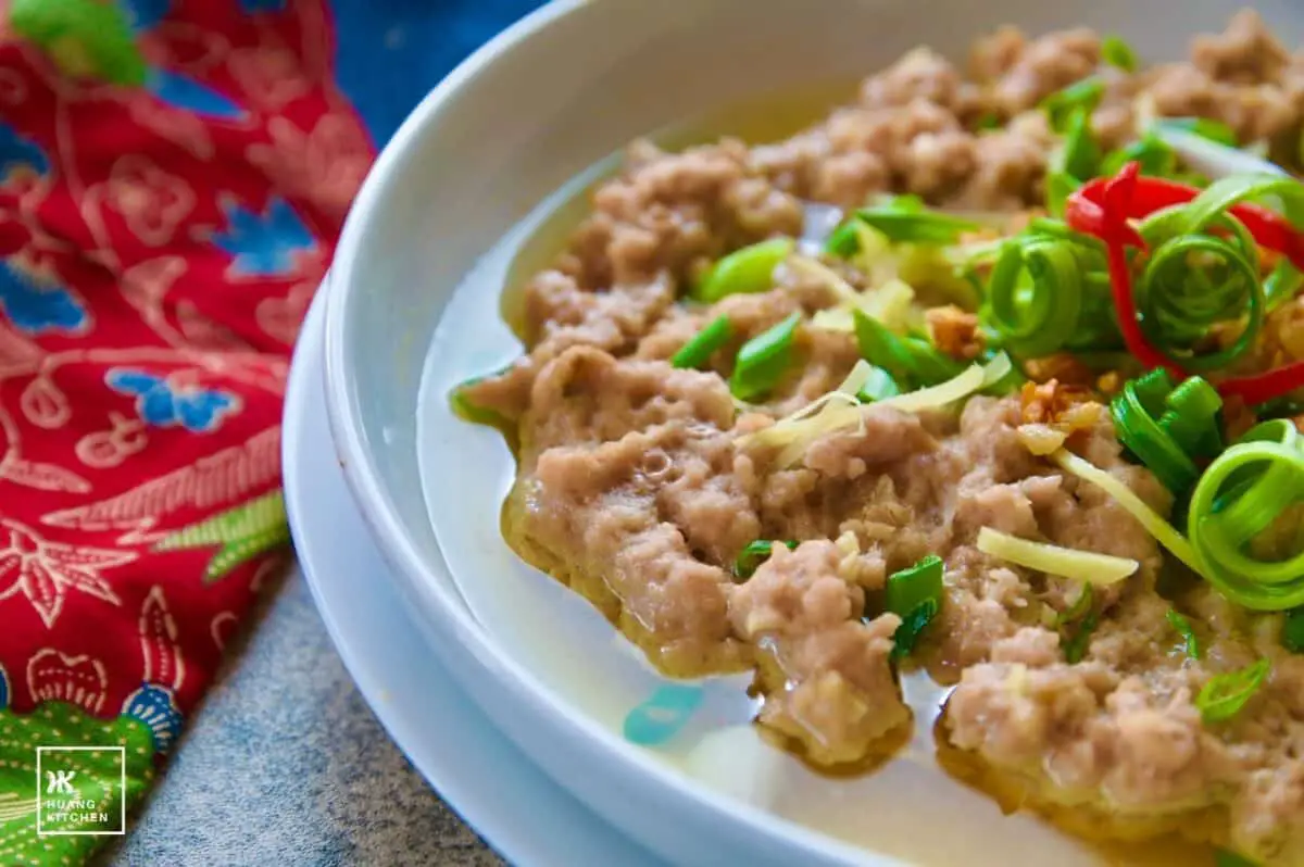 Steamed Minced Pork with Salted Fish Recipe 咸鱼蒸肉饼 | Huang Kitchen