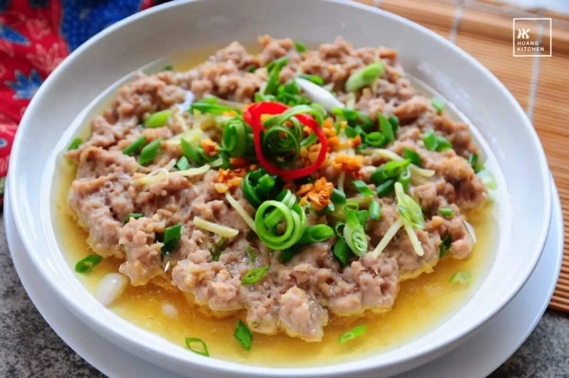 Steamed Minced Pork with Salted Fish Recipe 咸鱼蒸肉饼 | Huang Kitchen