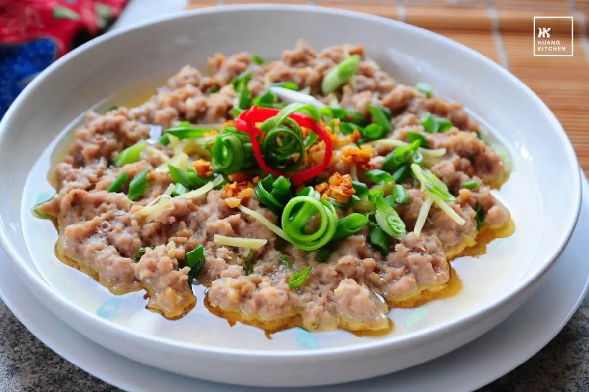 Steamed Minced Pork with Salted Fish Recipe 咸鱼蒸肉饼 | Huang Kitchen